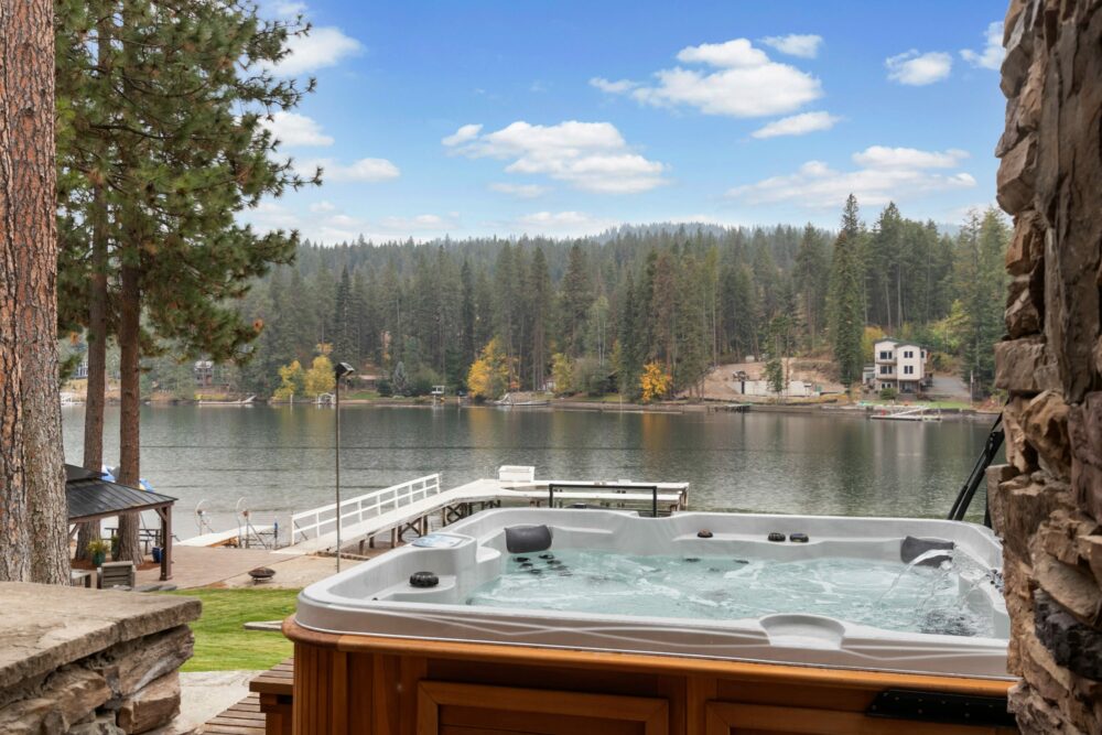 Modern Shoreline | Waterfront on Spokane River - Vacation Rental Authority